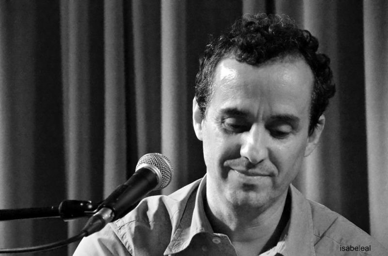 João Afonso em palco com Sangue Bom | e-cultura