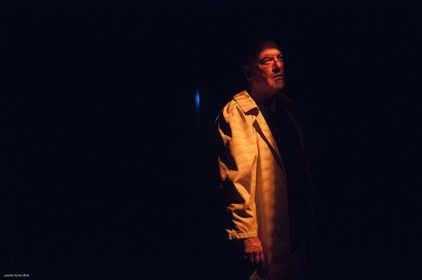 Pensa, logo sangra | e-cultura