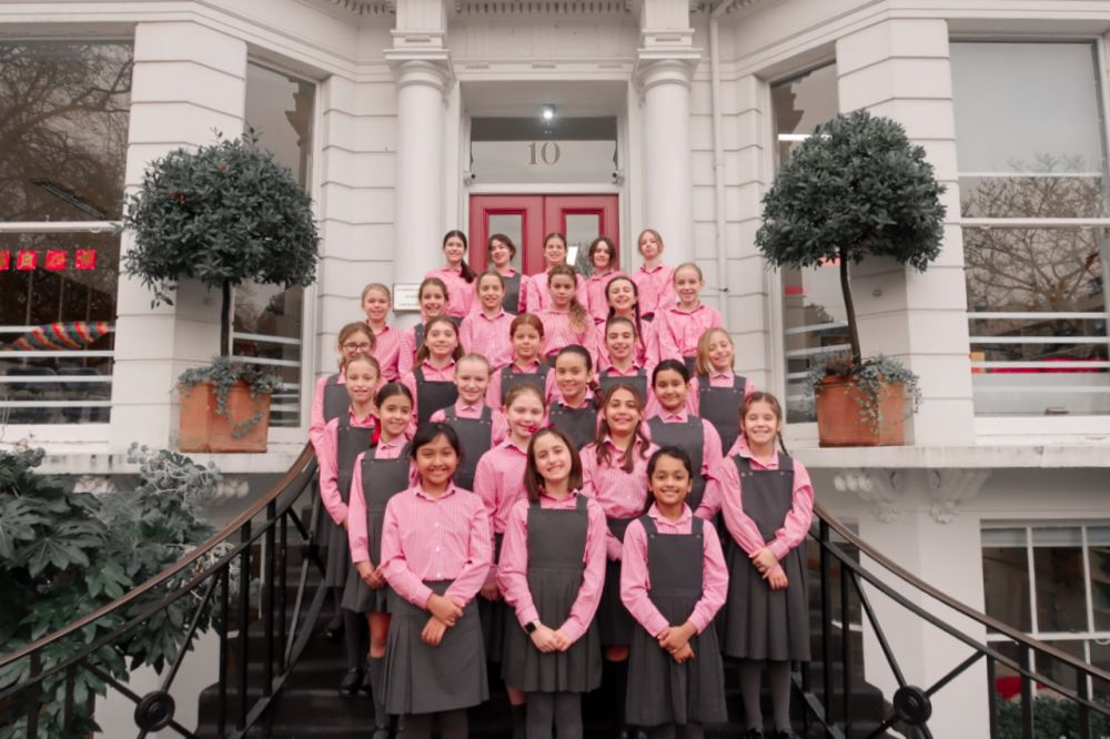 Pembridge Hall School Chamber Choir com a participação do Coro Infantil ...